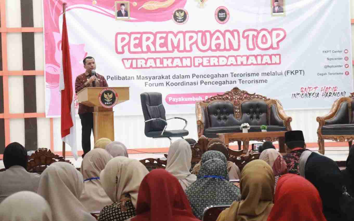 Cegah Radikalisme, Wako Rida Ananda Buka Seminar BNPT Dan FKPT Bagi Kaum Hawa - Tipikal Online