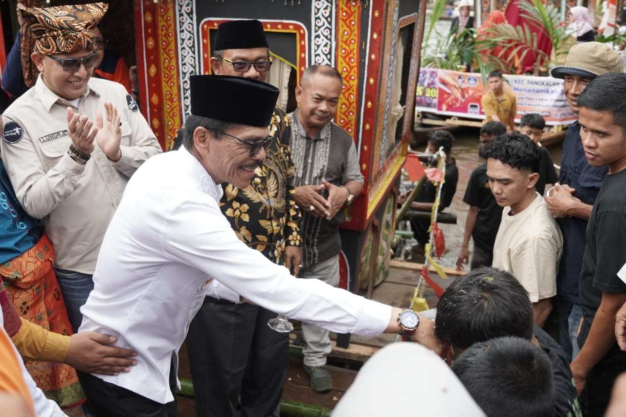 Mendung Tak Halangi Semaraknya Alek Anak Nagari Potang Balimau 2024 ...