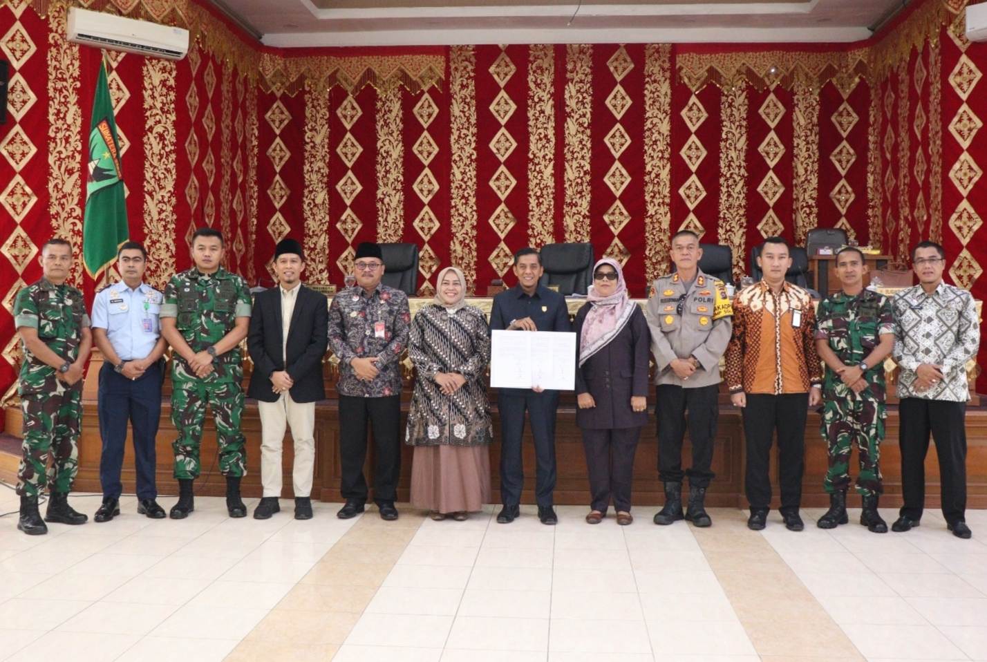Pj Wali Kota Suprayitno Hadiri Rapat Paripurna DPRD Penetapan Wali Kota dan Wakil Wali Kota ...